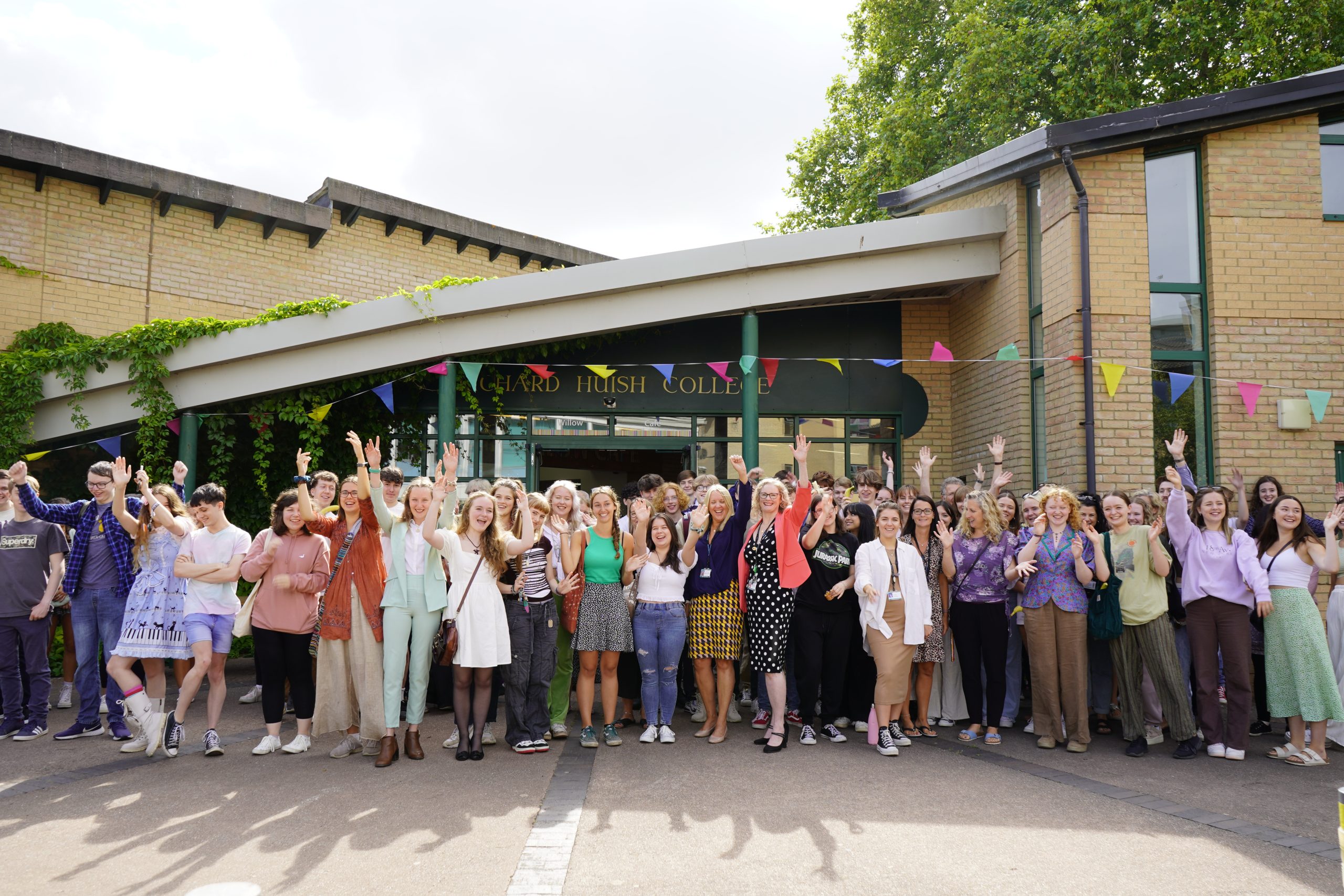 Huish Class of 2022 achieve exceptional A Level and Vocational results ...